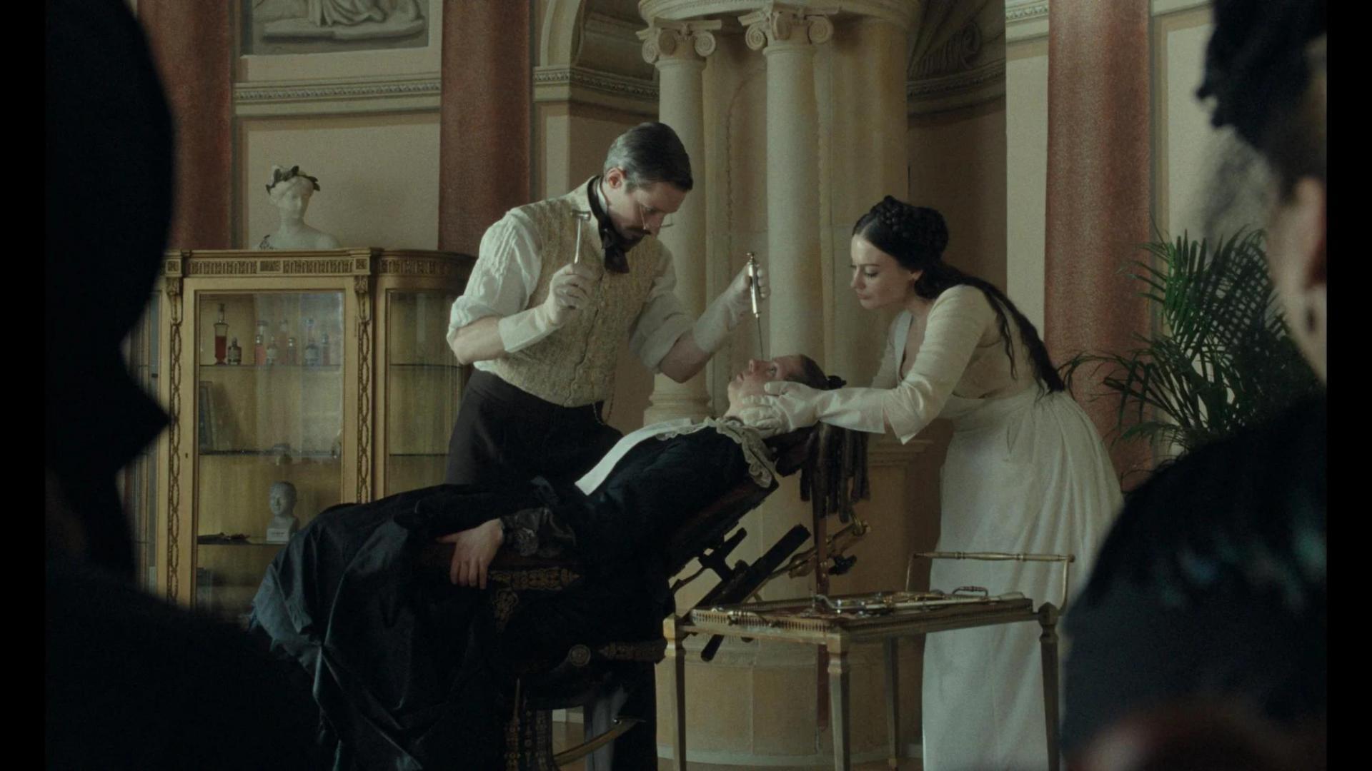 La hermanastra fea | Review - Algo más que cine